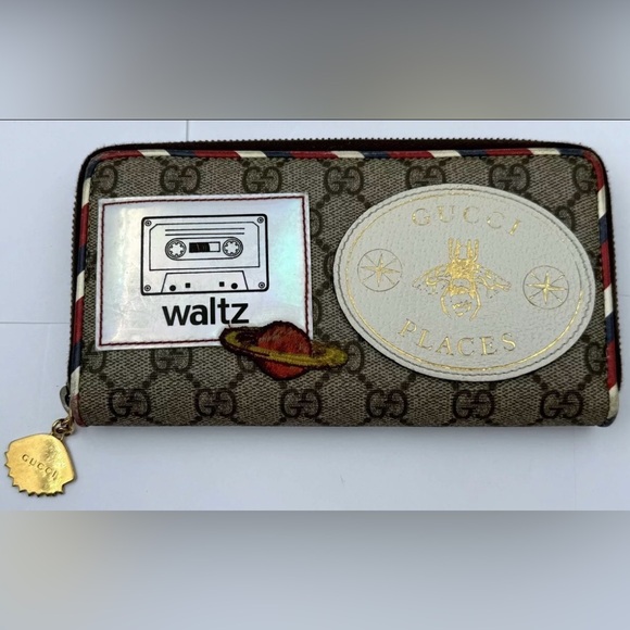 Gucci | Bags | Gucci Courrier Gg Supreme Long Wallet Bee Places Waltz ...